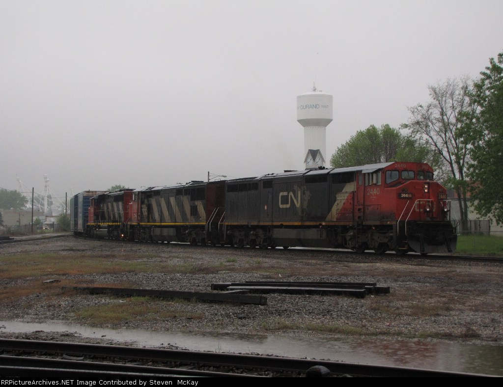 CN 2440